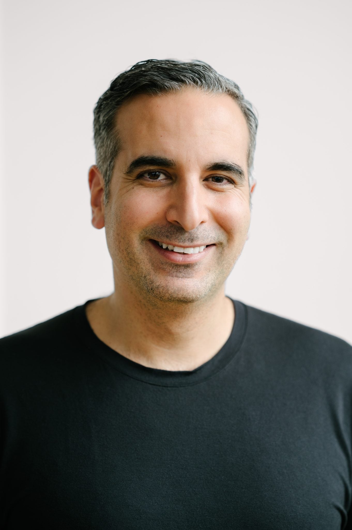 EMERGE signs definitive agreement to acquire Viral Loops