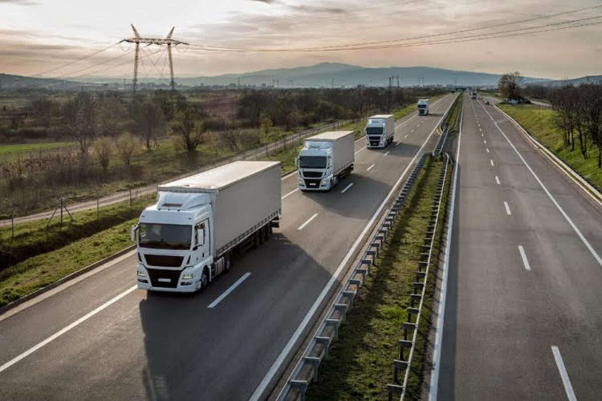 How Freight Carriers Optimize Routes for Maximum Efficiency